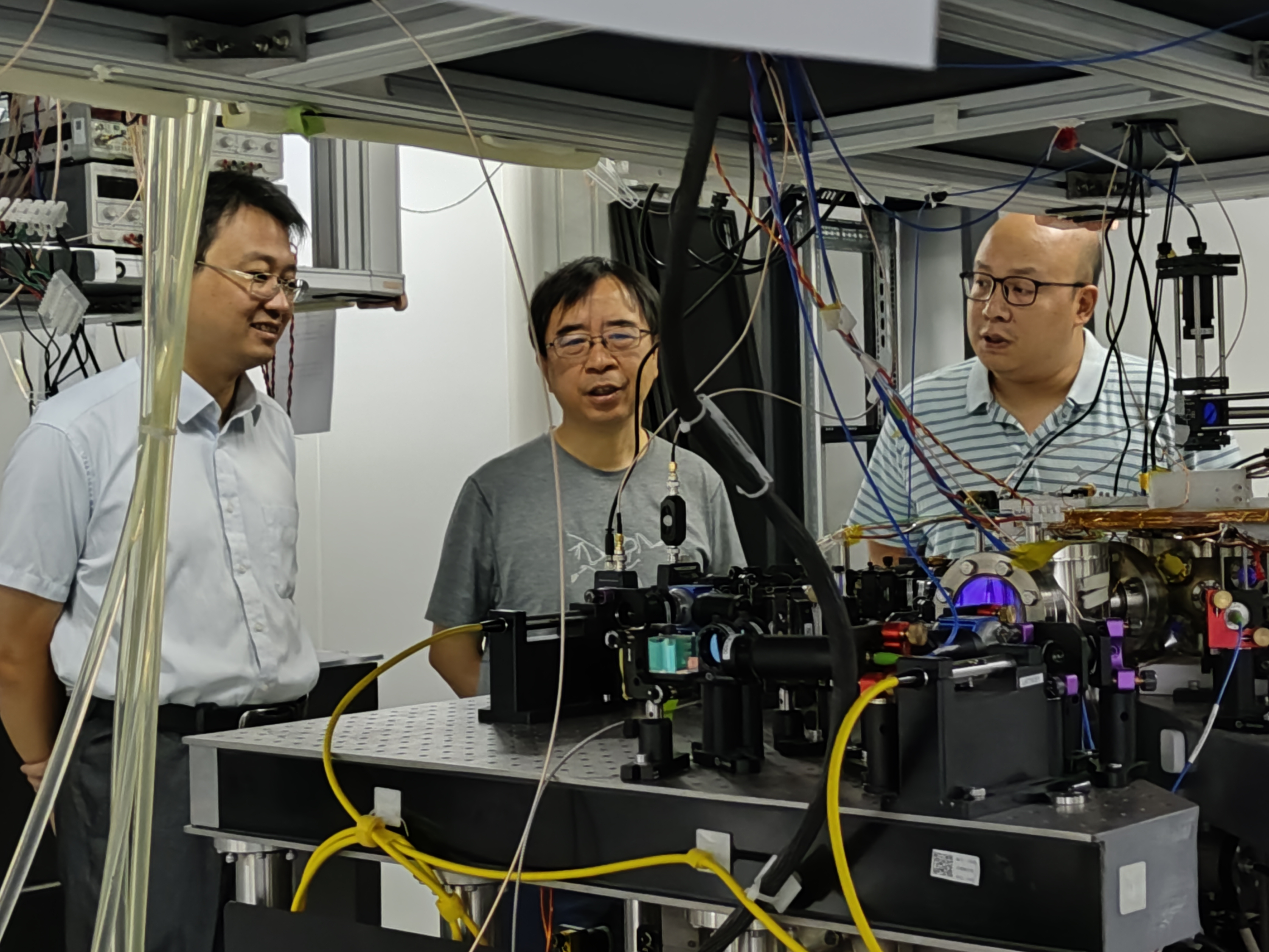 Prof. Jianwei Pan visited our lab | Ultracold @ THU